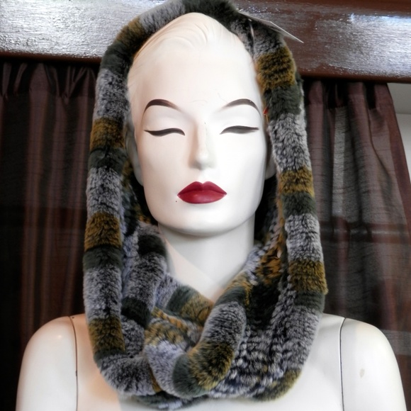 Pelliarts | Accessories | Rex Rabbit Fur Knitted Infinity Scarf And ...
